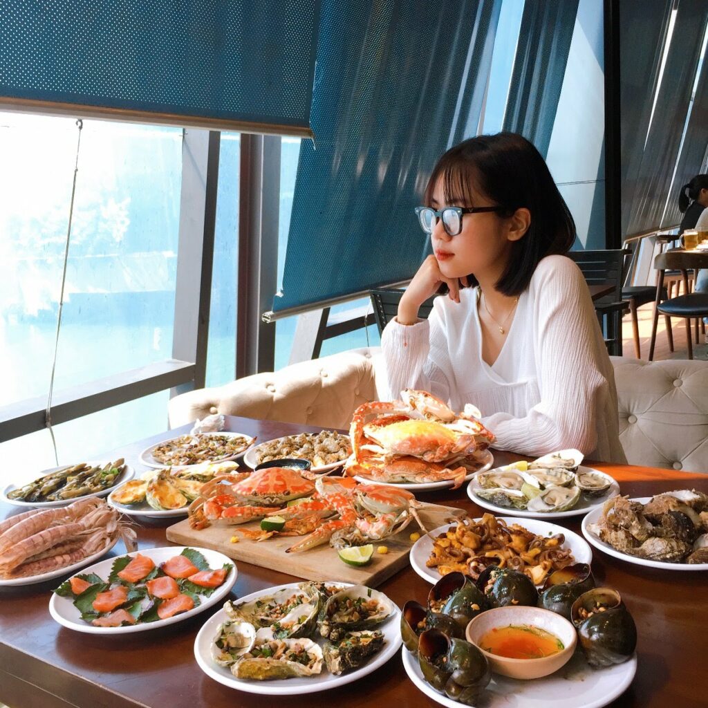 Review Bay Buffet Hồ Tây giá bao nhiêu? Menu có gì ngon? - Mẹo Hay Gia Đình